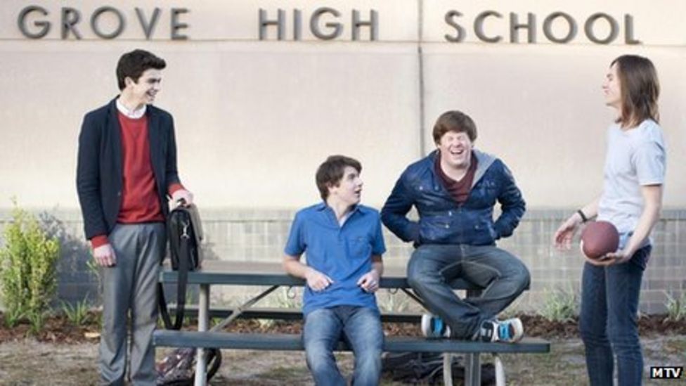 Mixed verdict for US Inbetweeners - BBC News