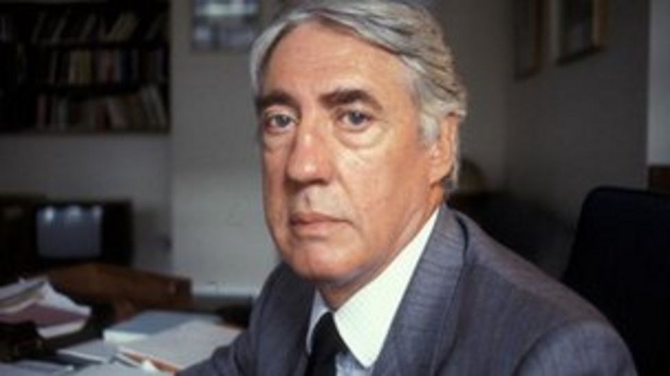 Author Nina Bawden dies aged 87 - BBC News