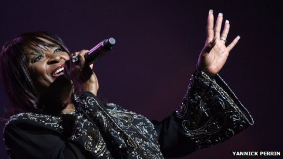 Gospel music in Paris flourishes - BBC News