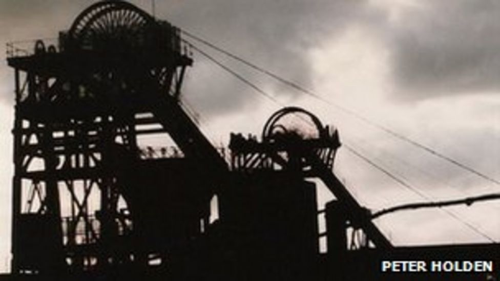 Kent Miners Festival marks Snowdown pit centenary - BBC News