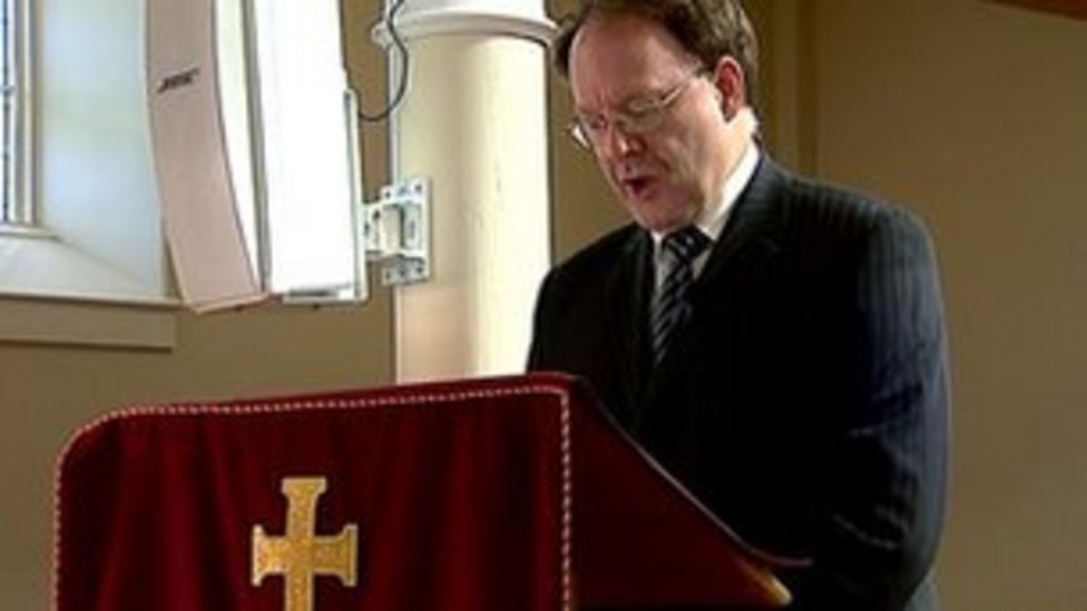 Bible's New Testament translated into Doric by Gordon Hay - BBC News