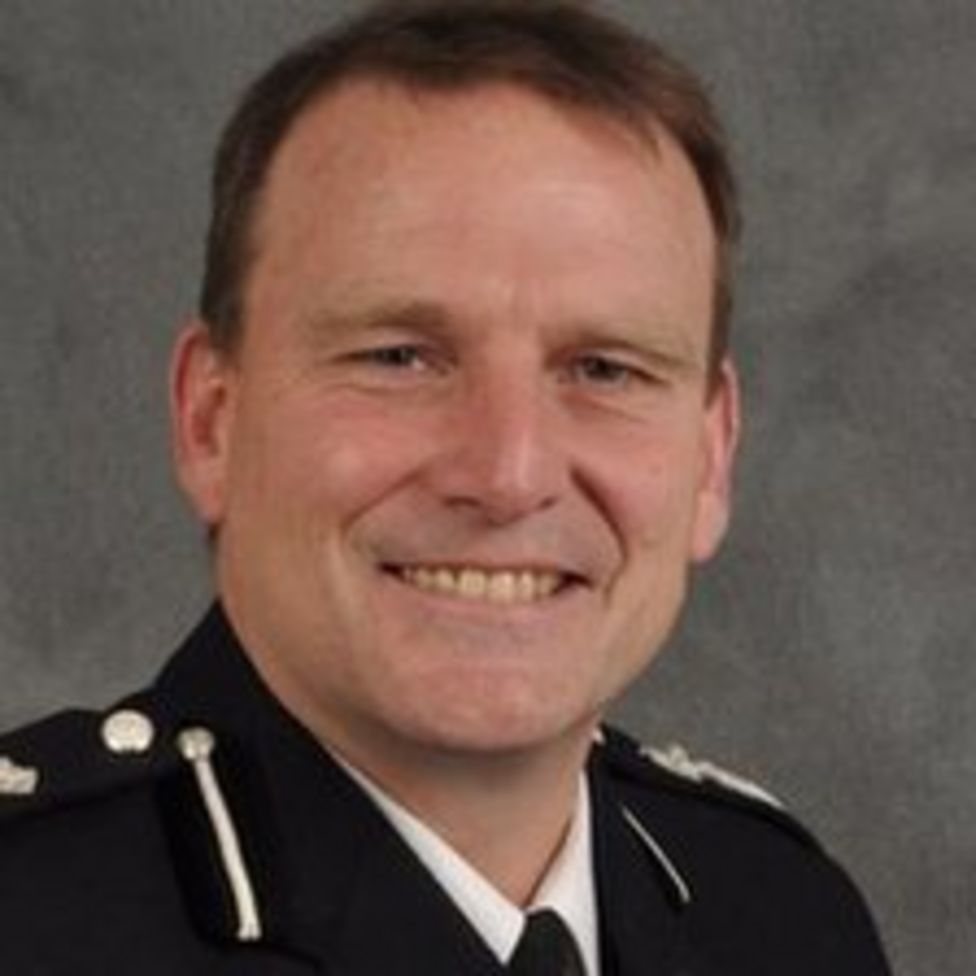 Nottinghamshire Police chief constable Julia Hodson retires - BBC News