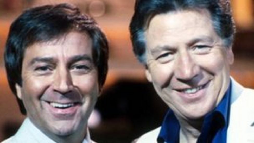 Max Bygraves: Stars lead tributes - BBC News