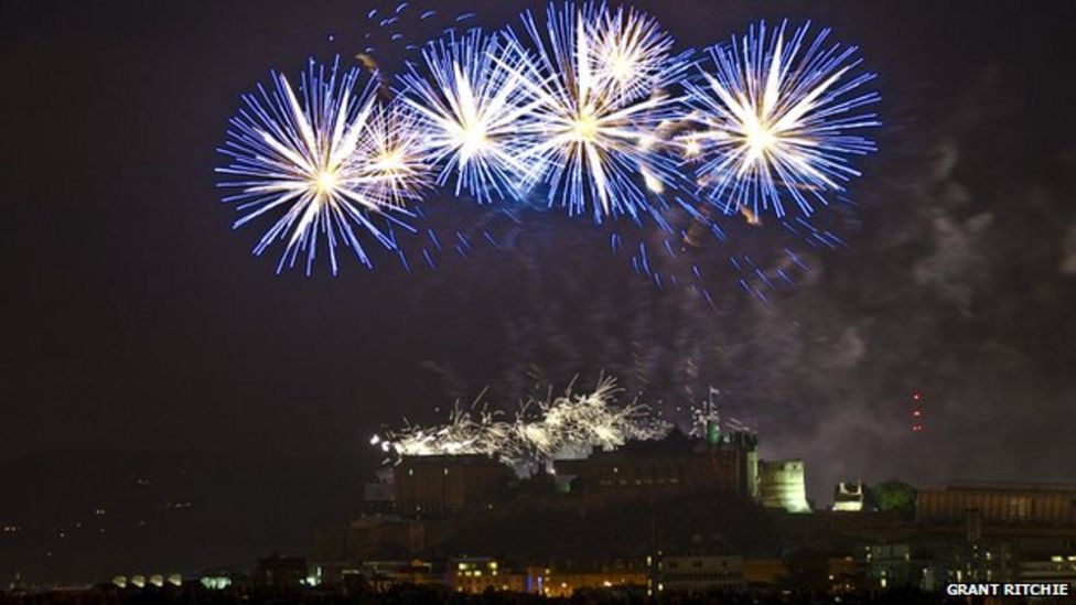 Edinburgh festival goes out with a bang - BBC News