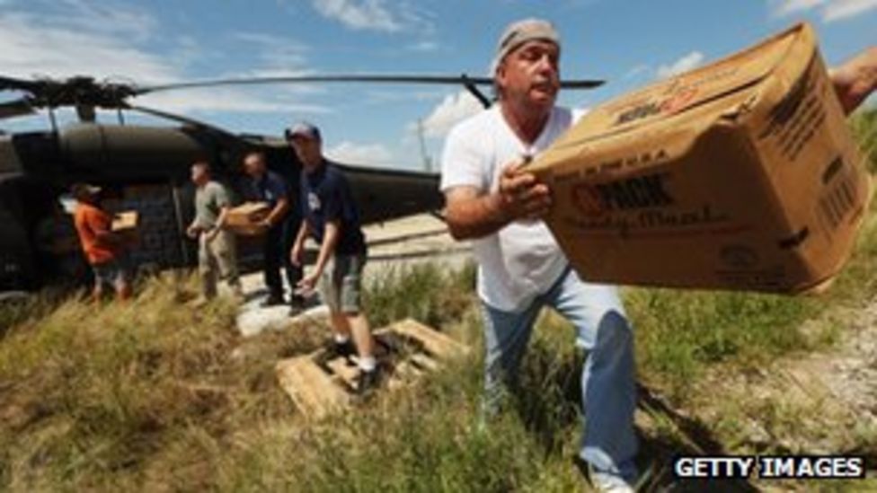 Hurricane Isaac: Obama visits storm-hit Louisiana - BBC News