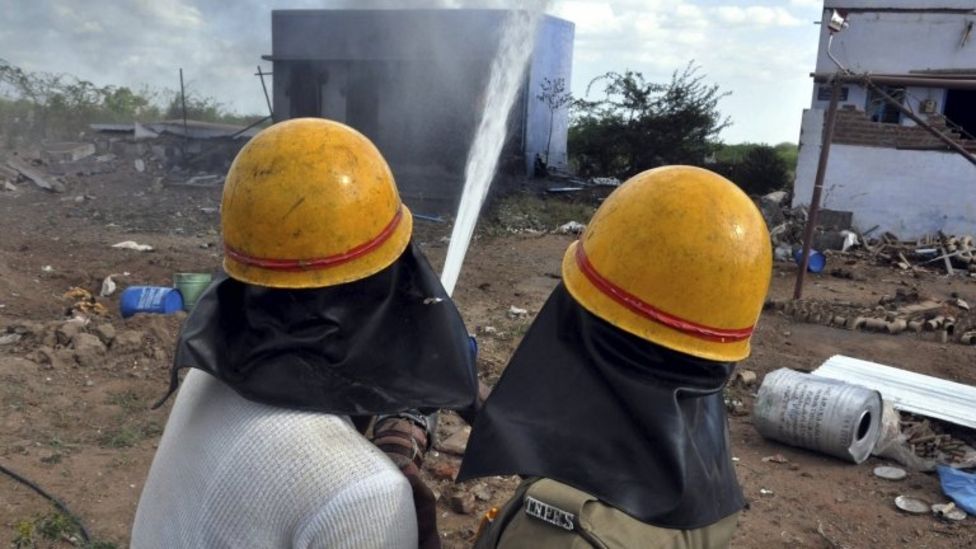 Indian firework factory blast kills workers in Andhra Pradesh - BBC News