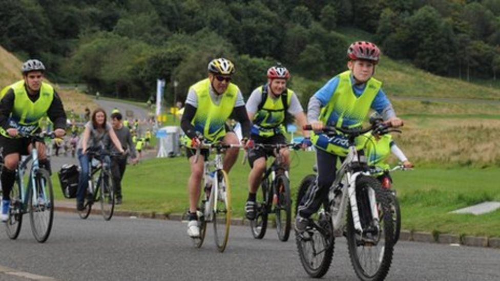 Chris Hoy joins Edinburgh Sky Ride - BBC News