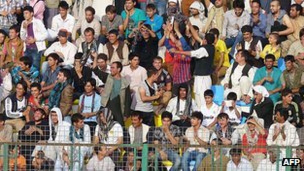 Roshan Afghan Premier League a hit with fans - BBC News
