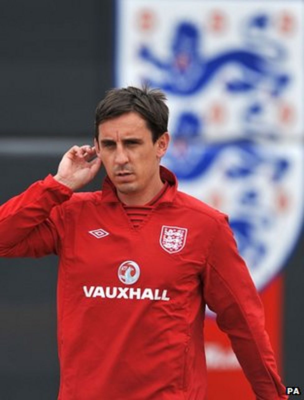 Gary Neville: Building own homes turned me green - BBC News