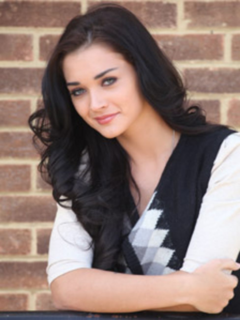 Amy Jackson: From Liverpool to Bollywood - BBC News