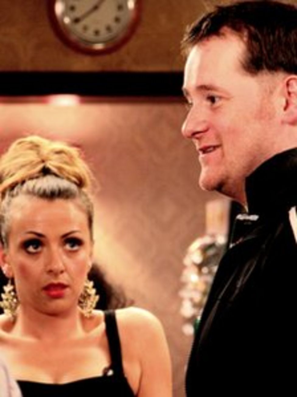 Comedian Jason Cook puts Hebburn on TV map - BBC News