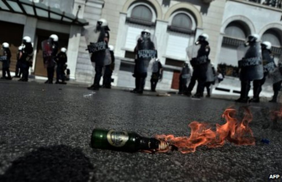 Voices: How Europe's media report euro crisis - BBC News