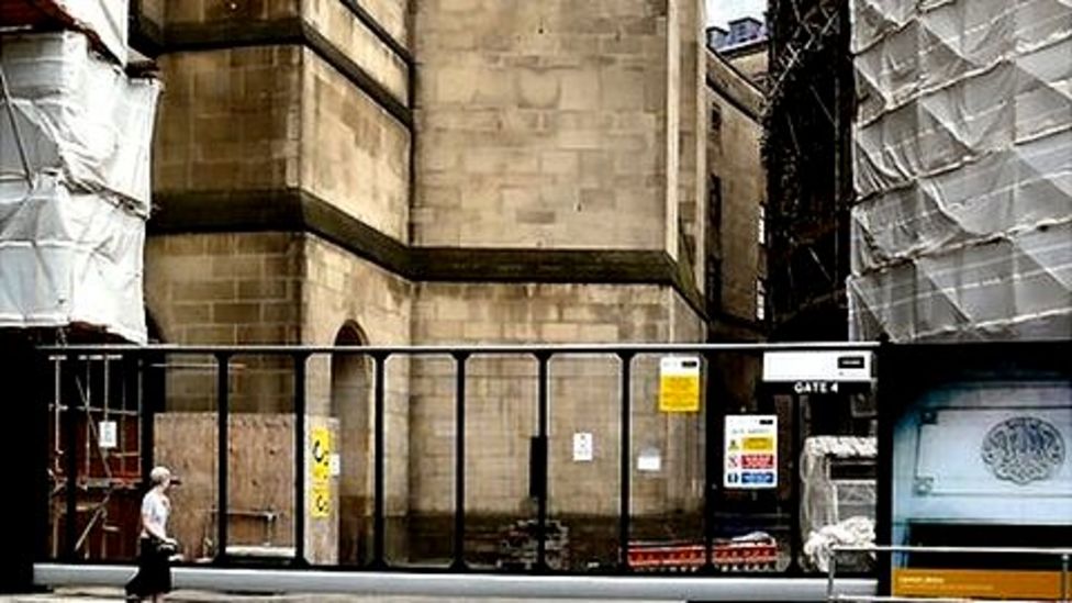 Library Walk: 'Unique' right of way in Manchester heard by inquiry ...
