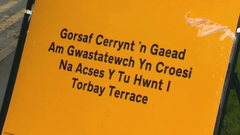 Llandudno Welsh road sign translation error branded an insult - BBC News