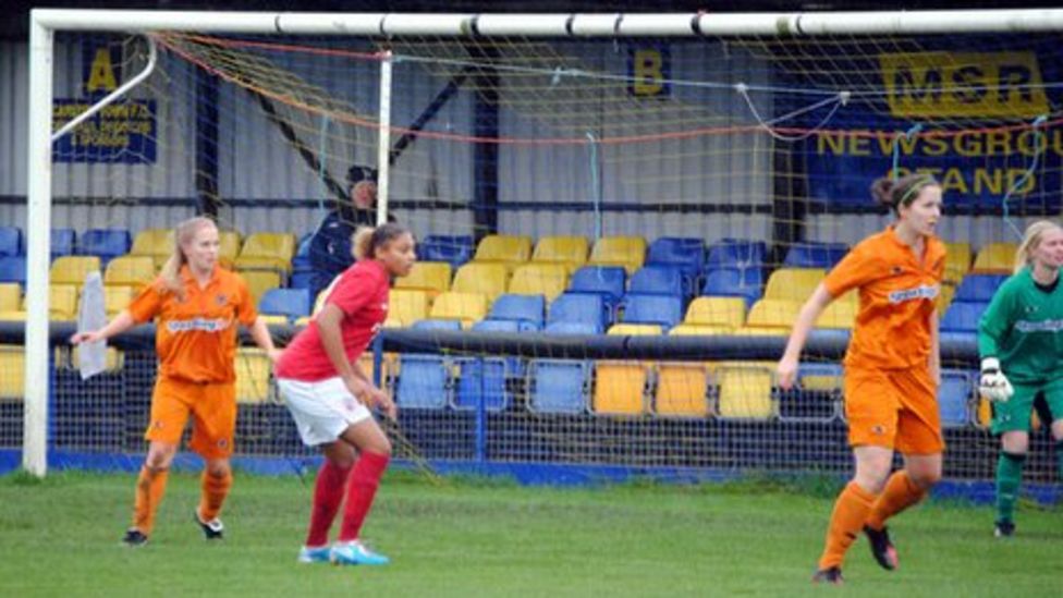 Nottingham Forest Ladies: The reality of women's football - BBC News