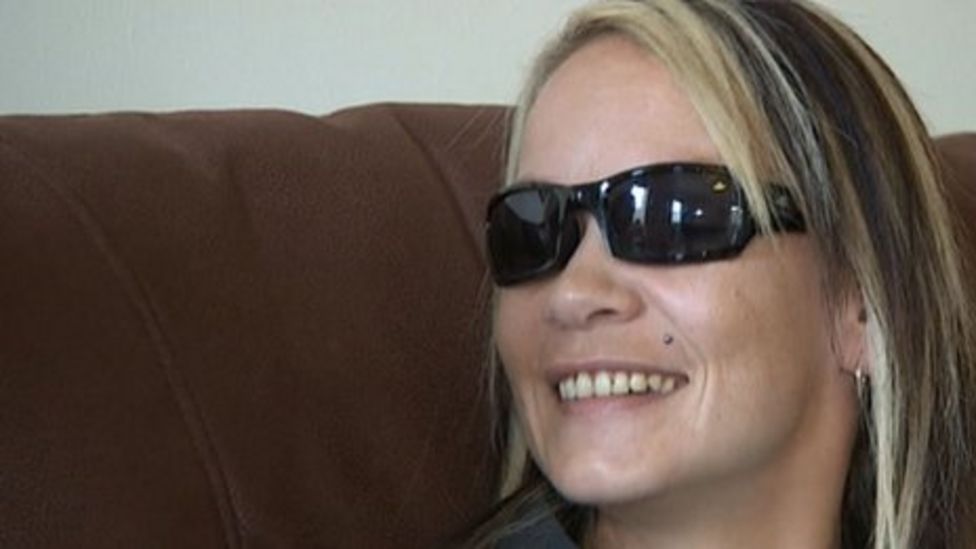 Eye-gouge victim Tina Nash warns abuse victims - BBC News