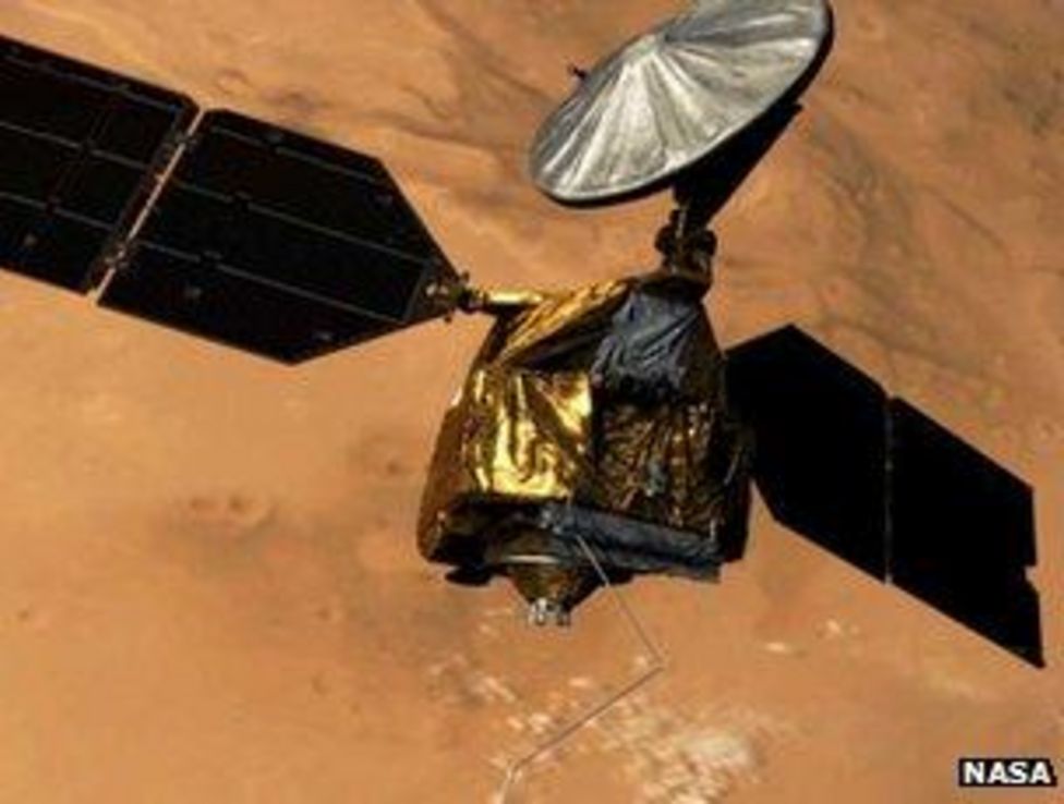 Astronaut uses space internet to control robot on Earth - BBC News