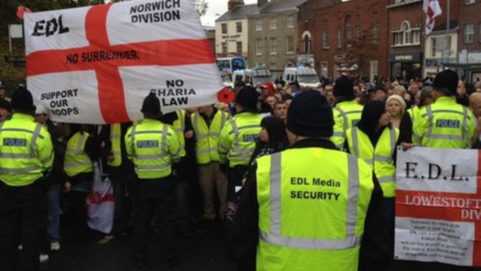 EDL and We Are Norwich protests: Four arrested at demonstrations - BBC News