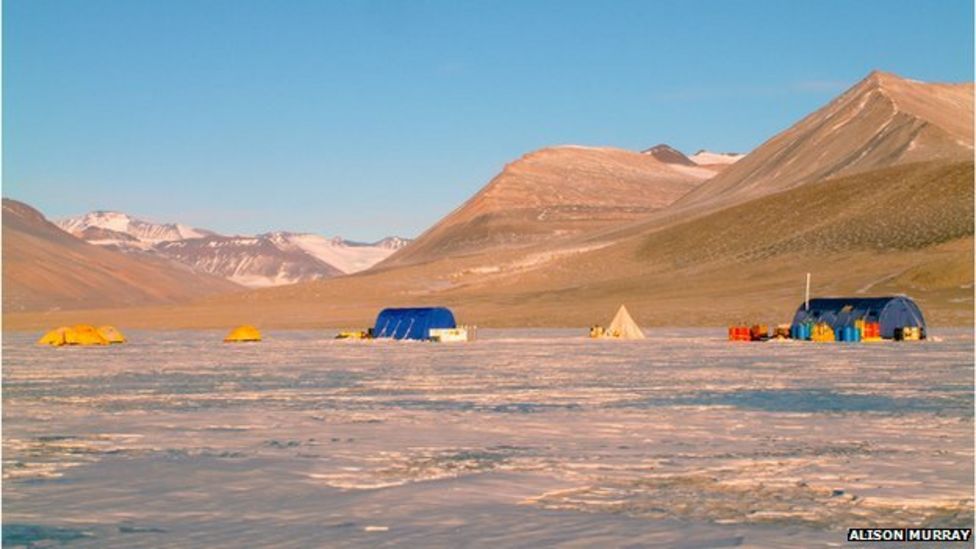 Antarctic lake's clue to alien life - BBC News