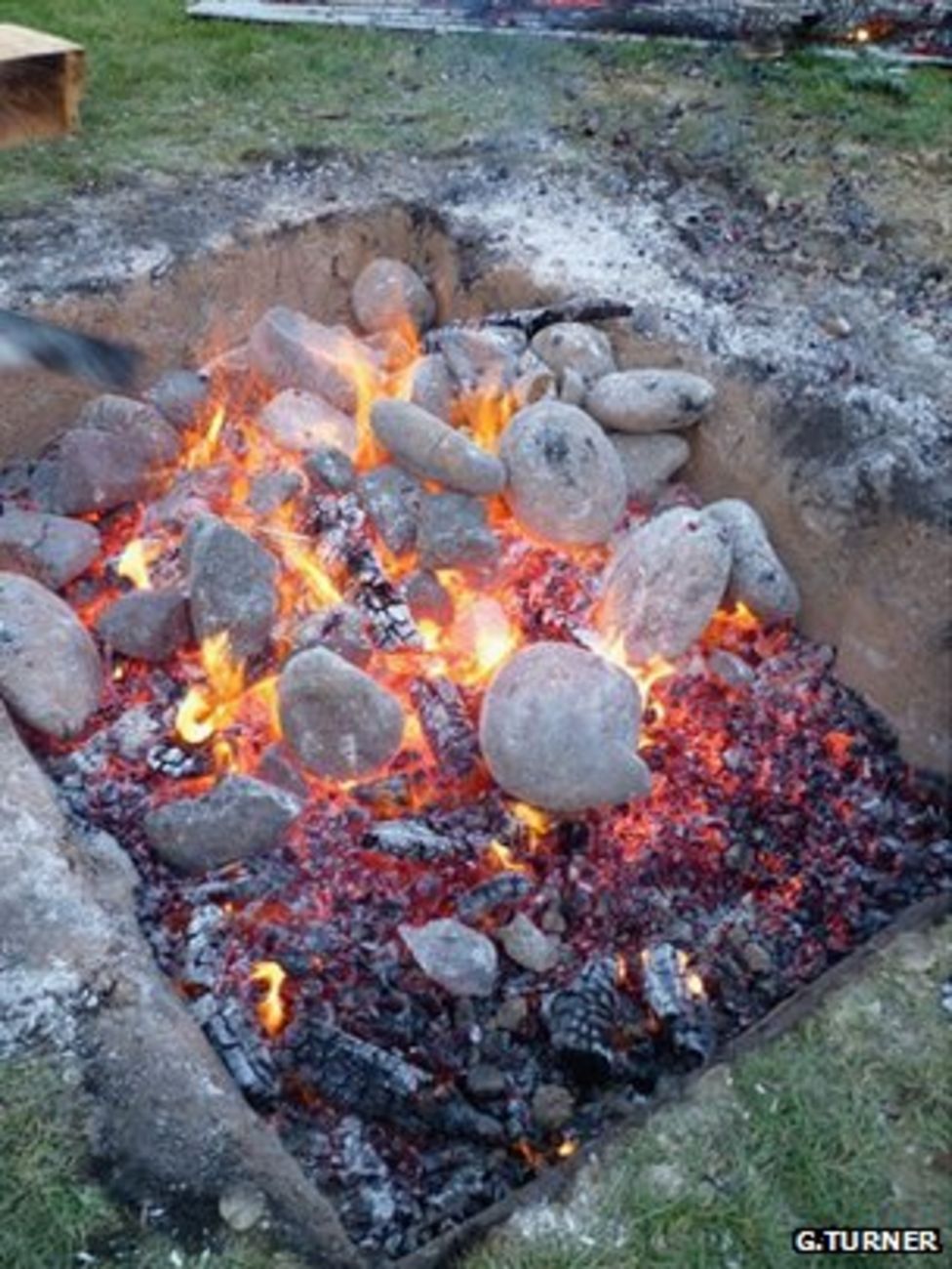 Maori stones hold magnetic clues - BBC News