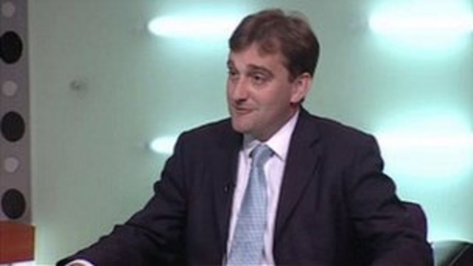 Tory AM Nick Ramsay late to chair committee meeting - BBC News