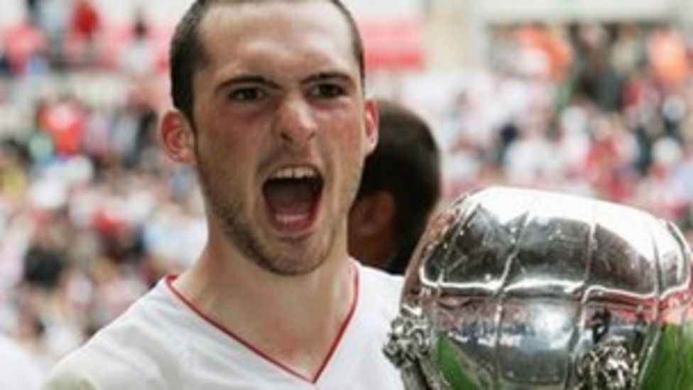 Mitchell Cole, ex-Oxford and Southend footballer, dies at 27 - BBC News