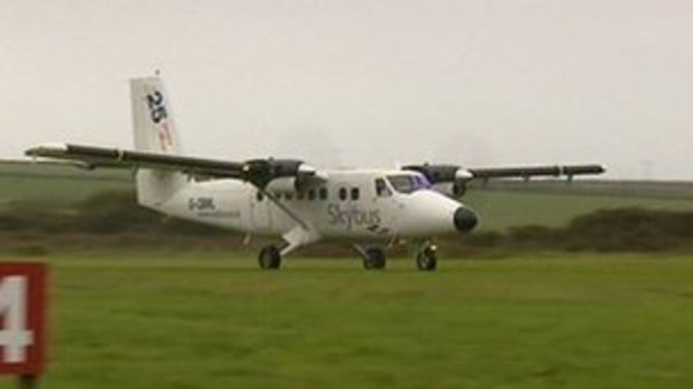 Skybus Isles of Scilly flights return to Land's End - BBC News