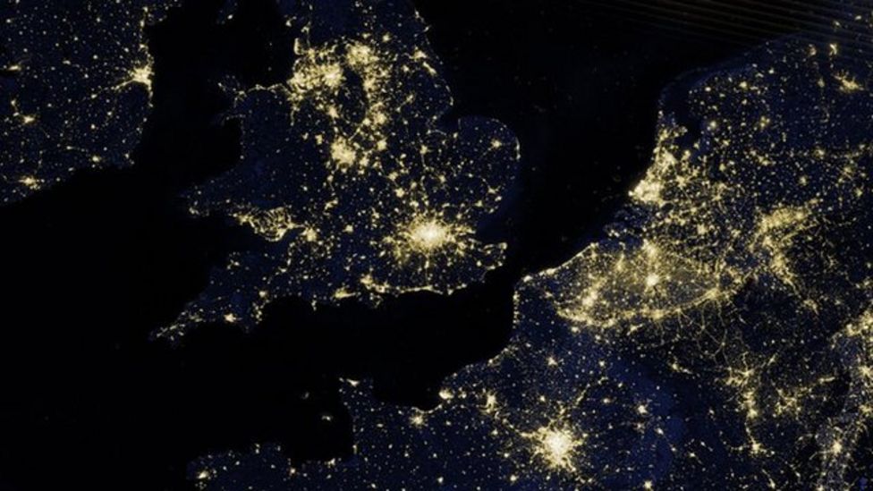 Light pollution 'affects 80% of global population' - BBC News