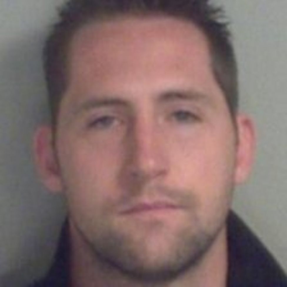 Former Kent prison officer jailed for supplying cannabis - BBC News