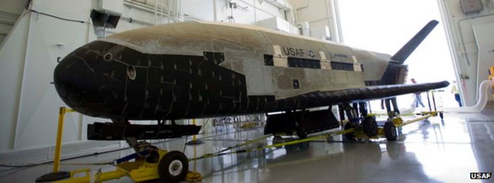 X-37B US military space plane launches for third flight - BBC News