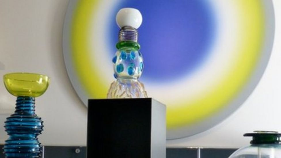 Geneva Free Port: The greatest art collection no-one can see - BBC News