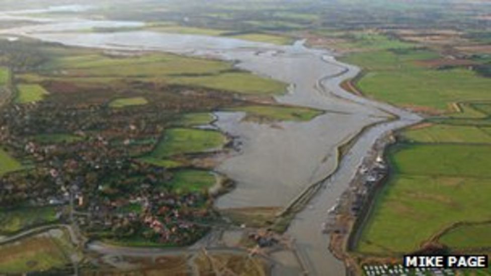 Flood sluice plan for A12 at Blythburgh to prevent road closures - BBC News
