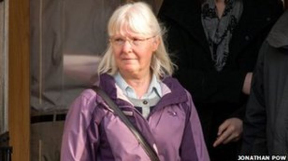 Organist Alan Greaves murder: Wife speaks of her grief - BBC News