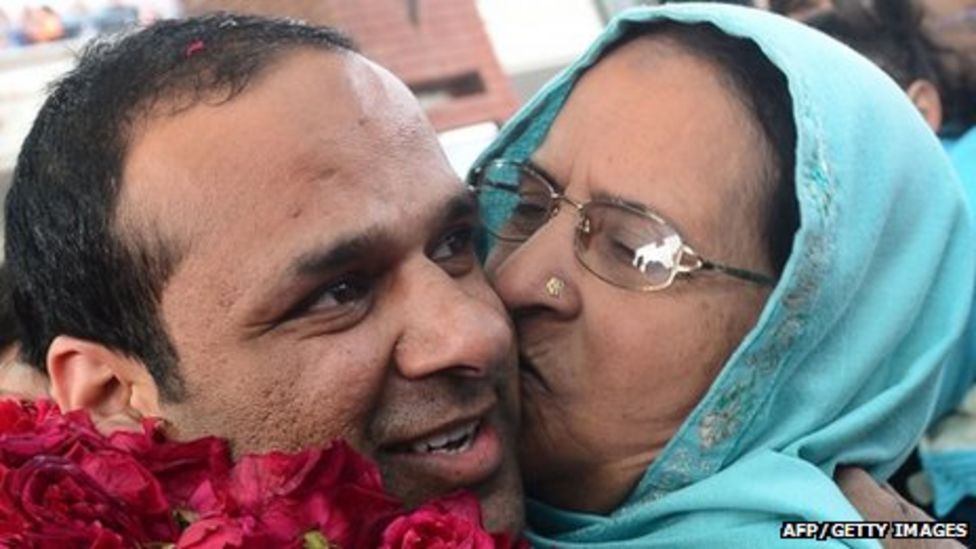 One Pound Fish Man viral song to be released in Europe - BBC News