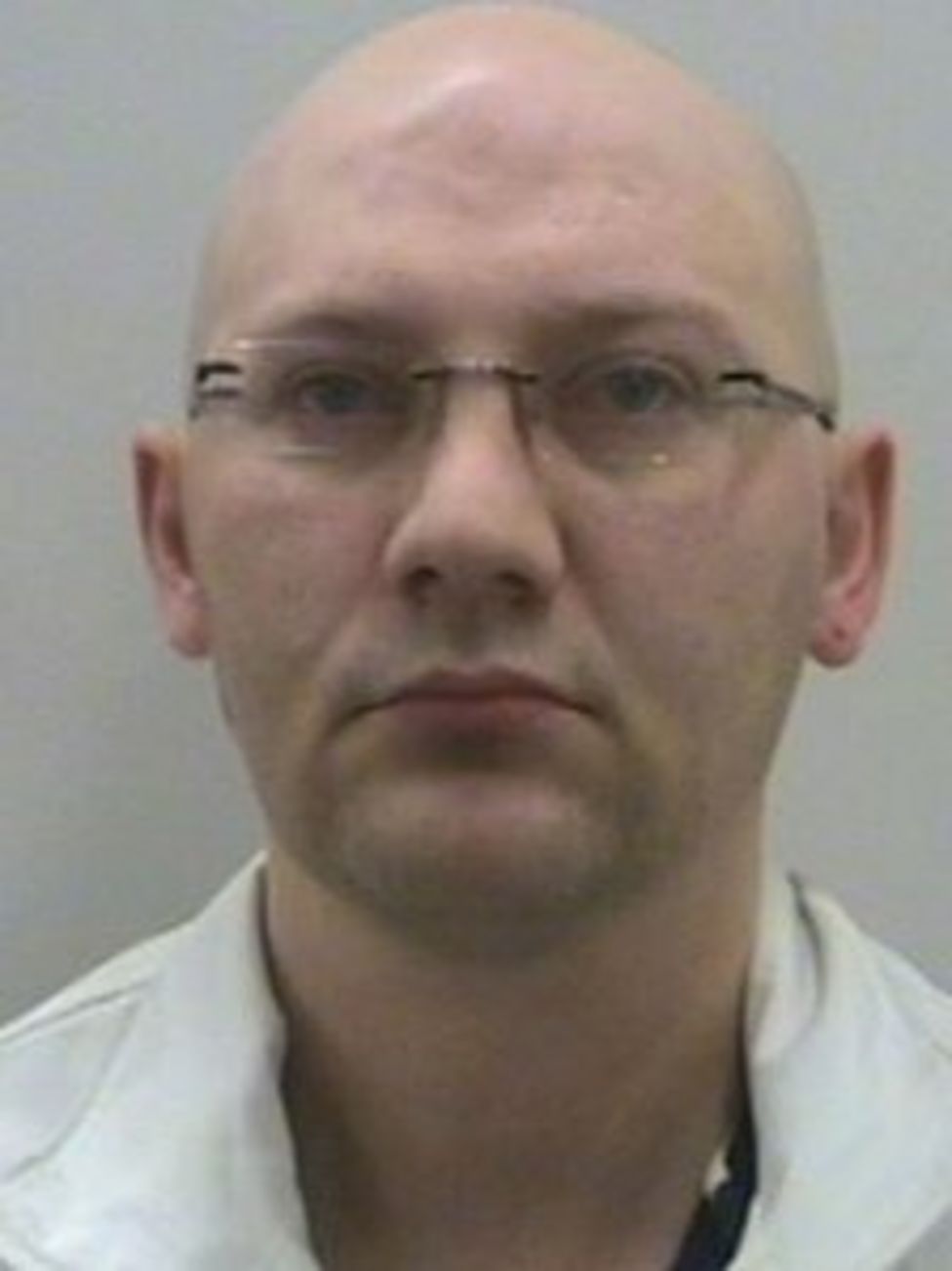 University of Manchester manager jailed for fraud - BBC News