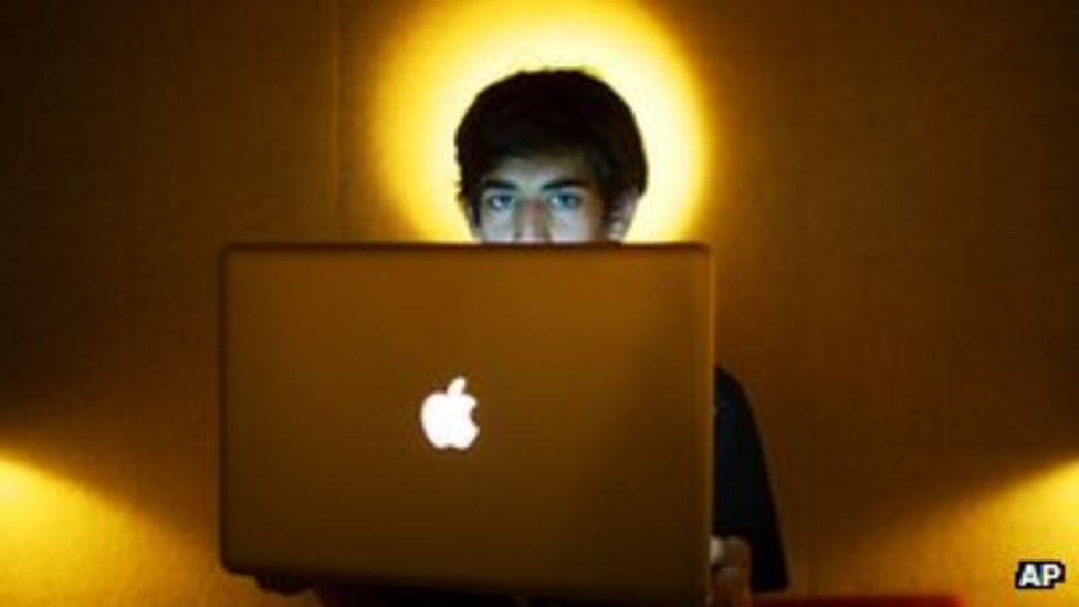 Aaron Swartz, internet freedom activist, dies aged 26 - BBC News