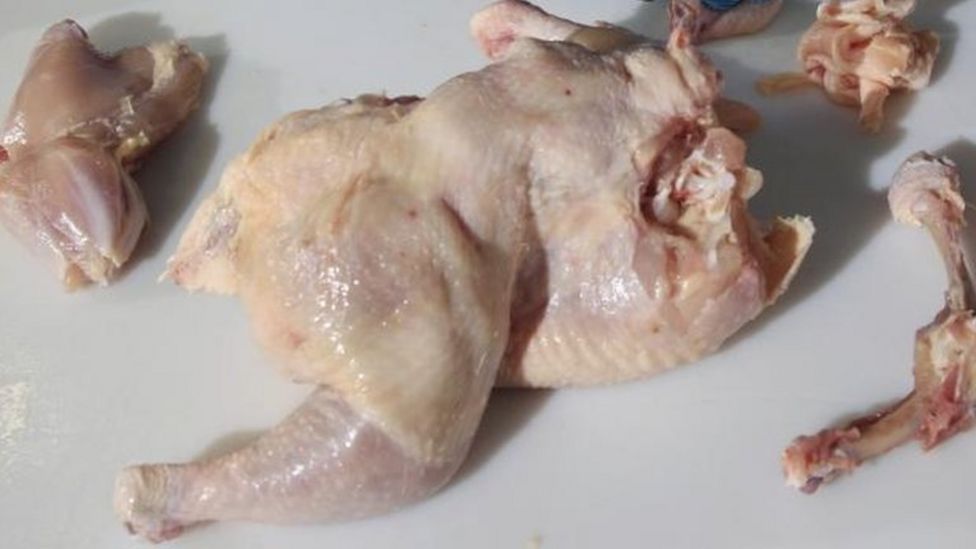 Washing chicken 'spreads infection' - BBC News