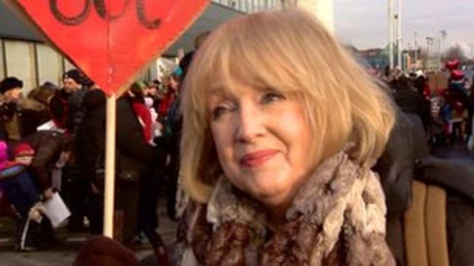 Parents protest at closure plans for East Dunbartonshire primaries ...