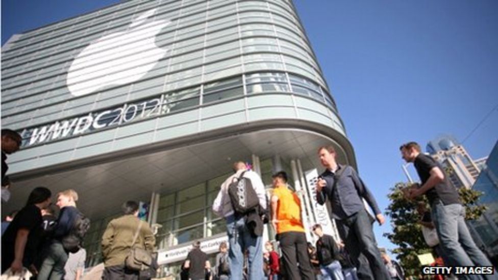 Apple revenues miss expectations as iPhone sales disappoint - BBC News