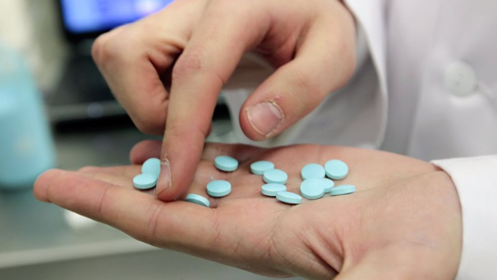 NHS to introduce £20m cap on new drugs - BBC News