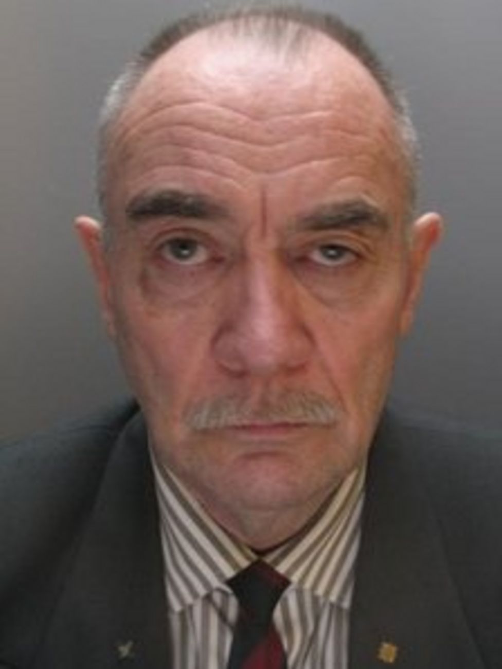 Sean Tierney gets life for attempting to murder neighbours - BBC News