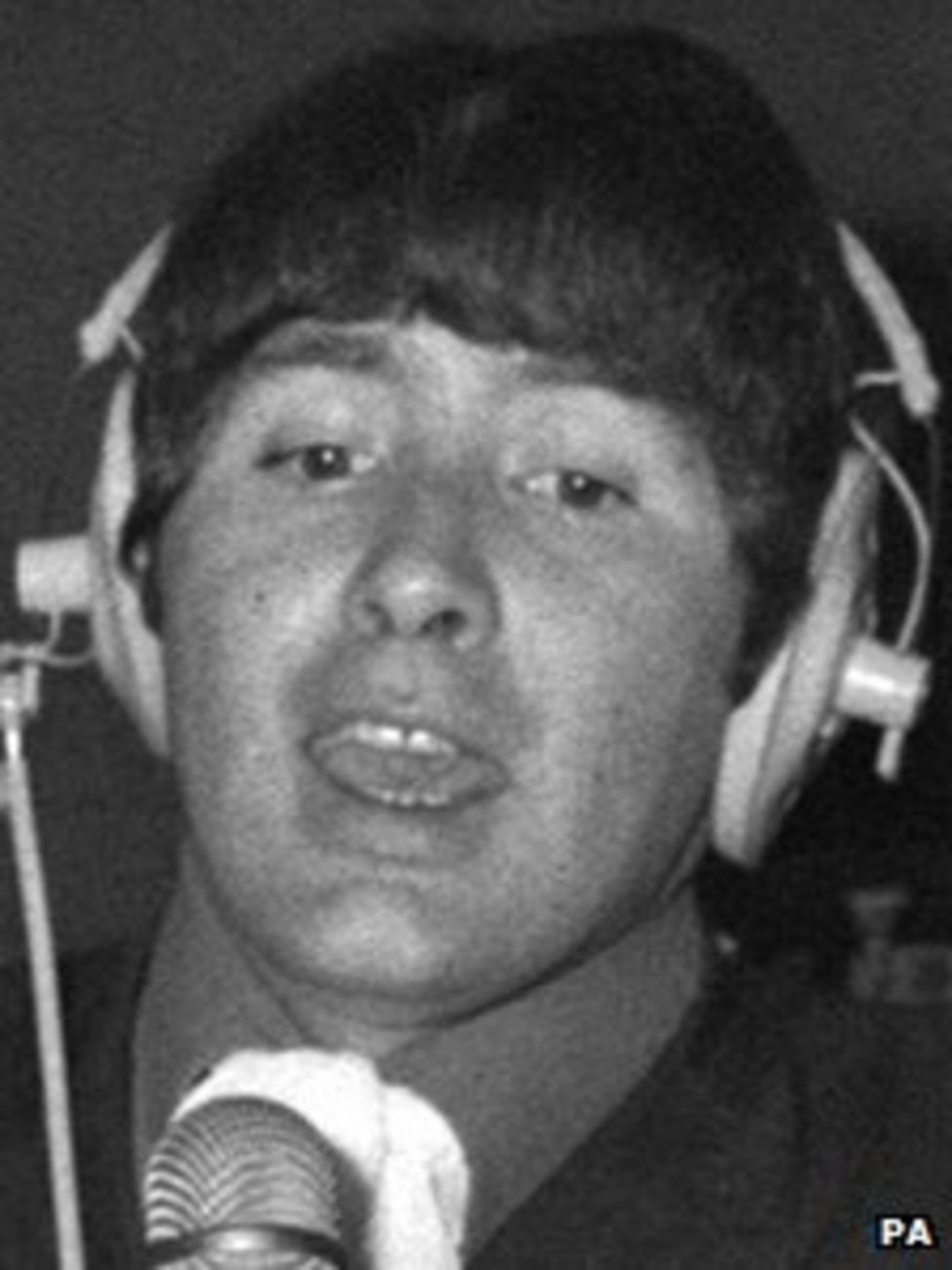 Reg Presley of The Troggs dies aged 71 - BBC News