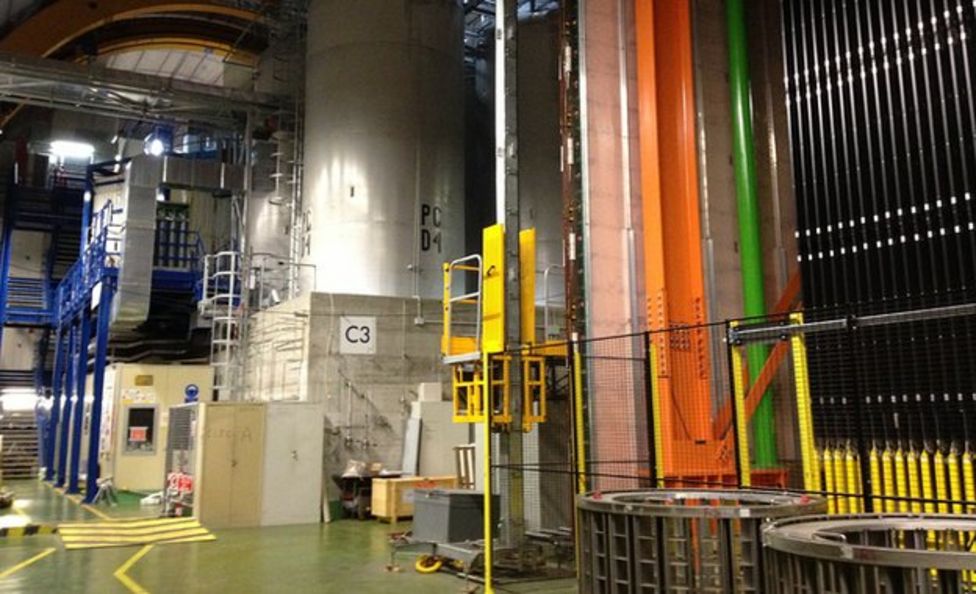 Dark Matter: Experiment to shed light on dark particles - BBC News