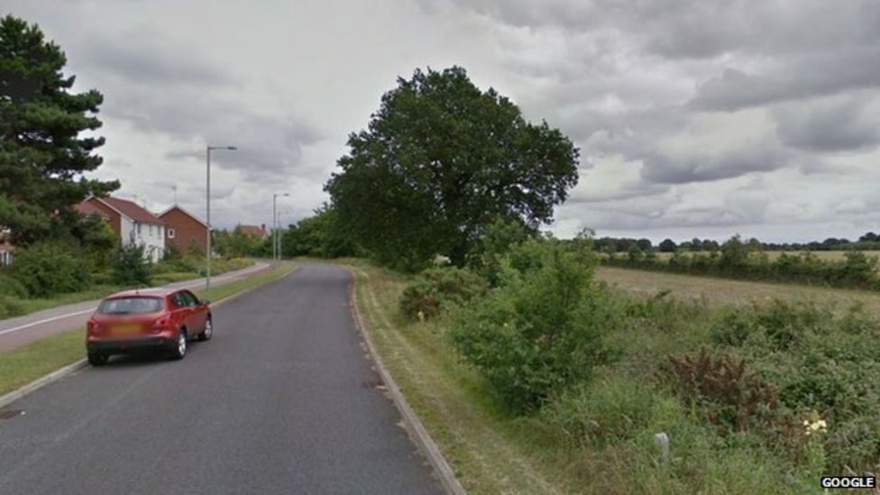 Persimmon plans 300 new homes for Kesgrave - BBC News