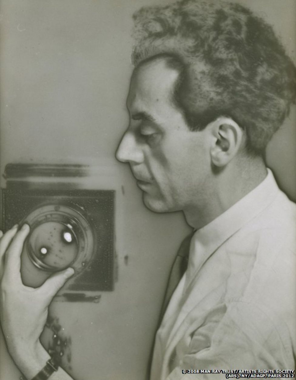 Man Ray's portraits go on show - BBC News