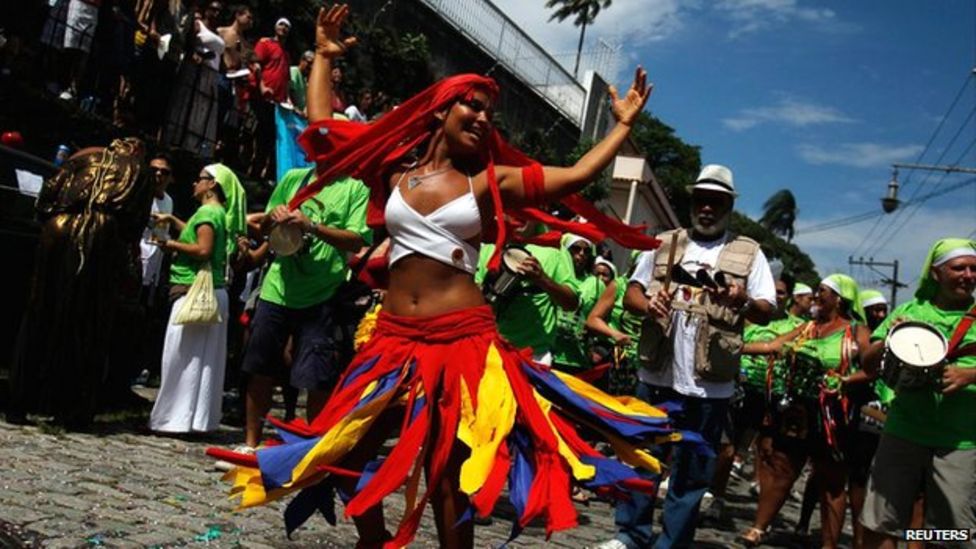 Carnival 2013: Brazil party's subdued start in Rio - BBC News