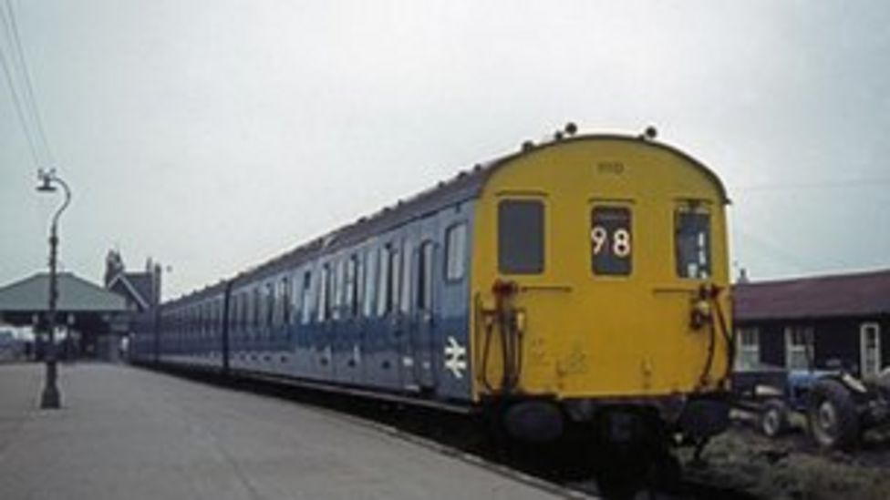 Dorset rail service to be restored after 41 years - BBC News