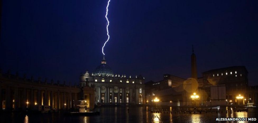 Lightning really does strike twice - BBC News