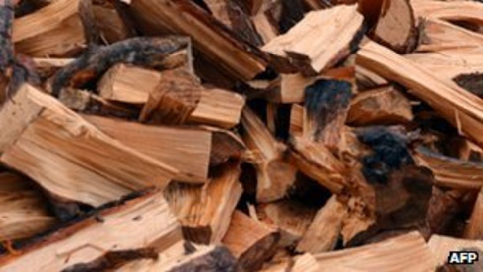 Norway's NRK broadcasts 12-hour wood burning programme - BBC News