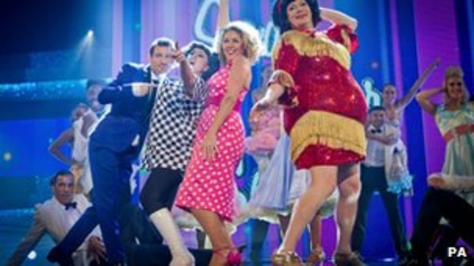 One Direction video: David Cameron in cameo for Comic Relief - BBC News